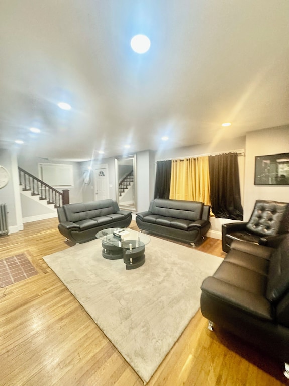 Newly Renovated 6-bedroom 2bath Single Family House. - ラッドロー, MA