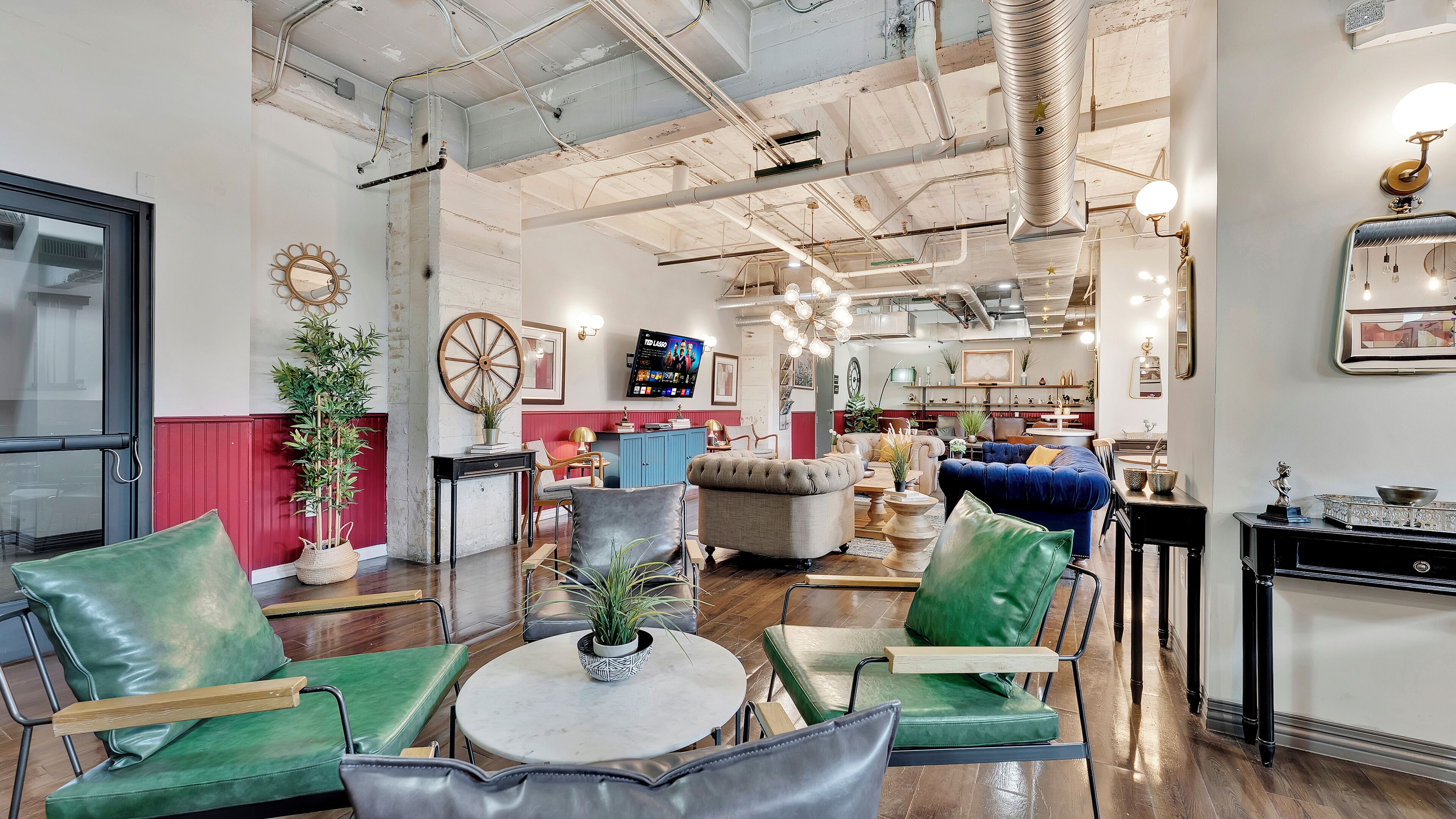 Walk To Convention Ctr | Downtown Urbanloft | Sleeps 8 - Dallas, TX