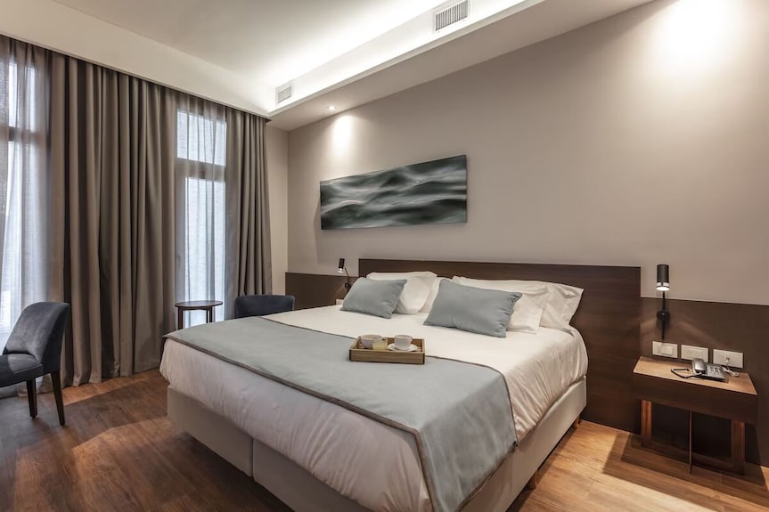 Group City Getaway! 3 Elegant Units W/ Lounge Bar, Spa, & Cultural Sights! - Buenos Aires