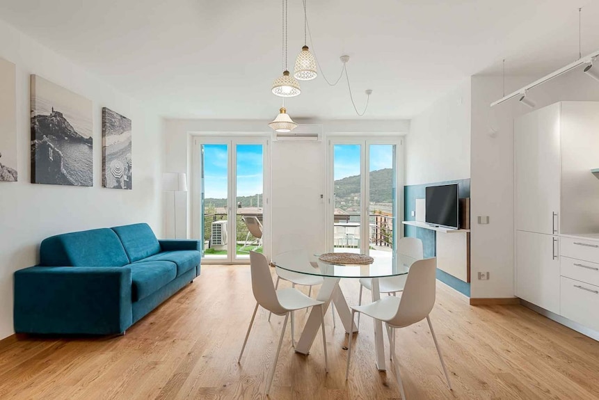 Welcome To Le Margherite, A Holiday Home Located In The Splendid Town Of Portovenere, In A Panoramic Area That Offers A Breathtaking View Of The Sea.this Welcoming Studio Apartment Is The Ideal Choice For Those Who Want To Spend A Relaxing Holiday In A - 친퀘 테레