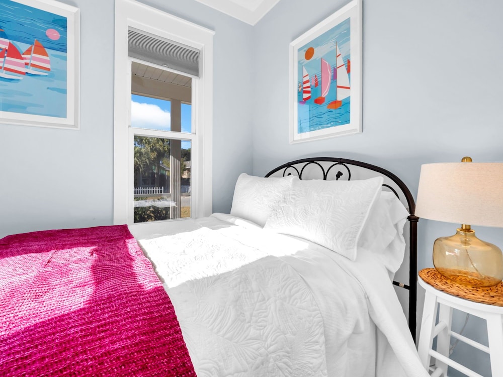 ⭐Close to Beach-Outdoor Space-The Grand Castle⭐ Reviews, Deals & Photos ...