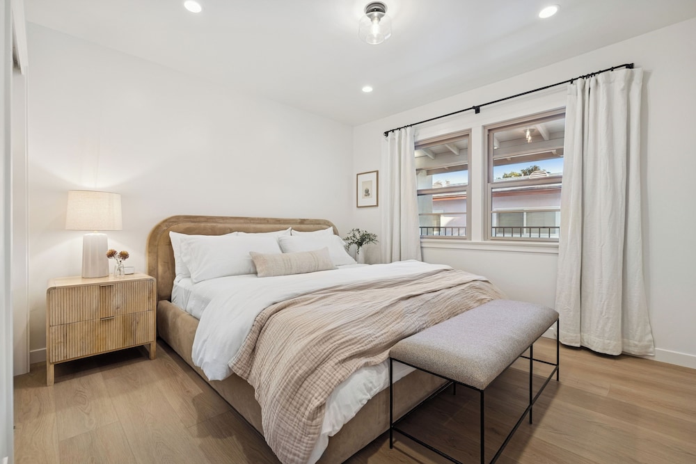 Casa Yano By The Beach - Santa Barbara, CA