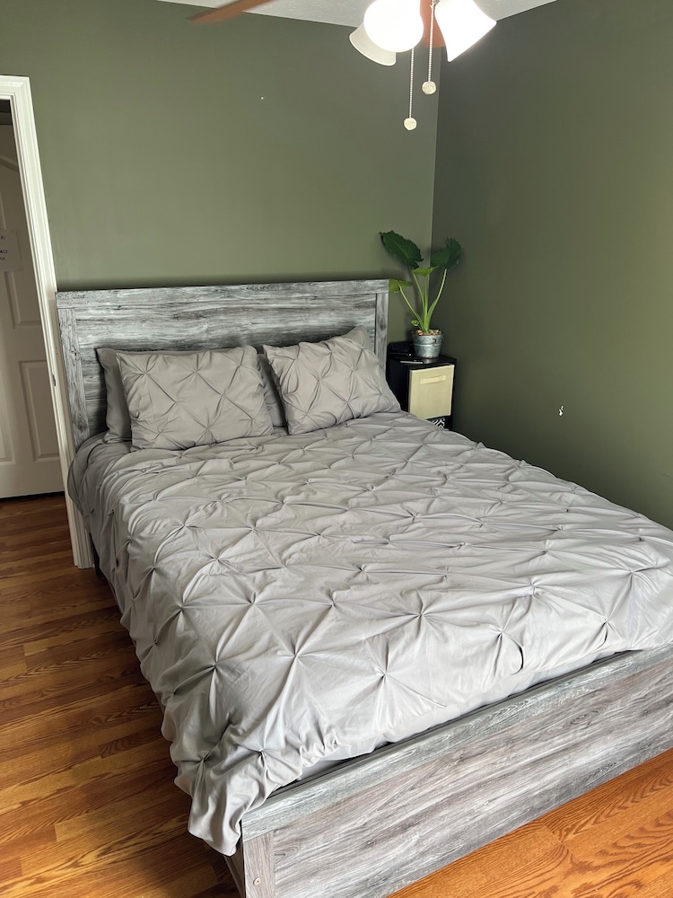 Waterfront Near Nashville w Elevator, Kayaks, Fishing,Fire Pit, Ping ...