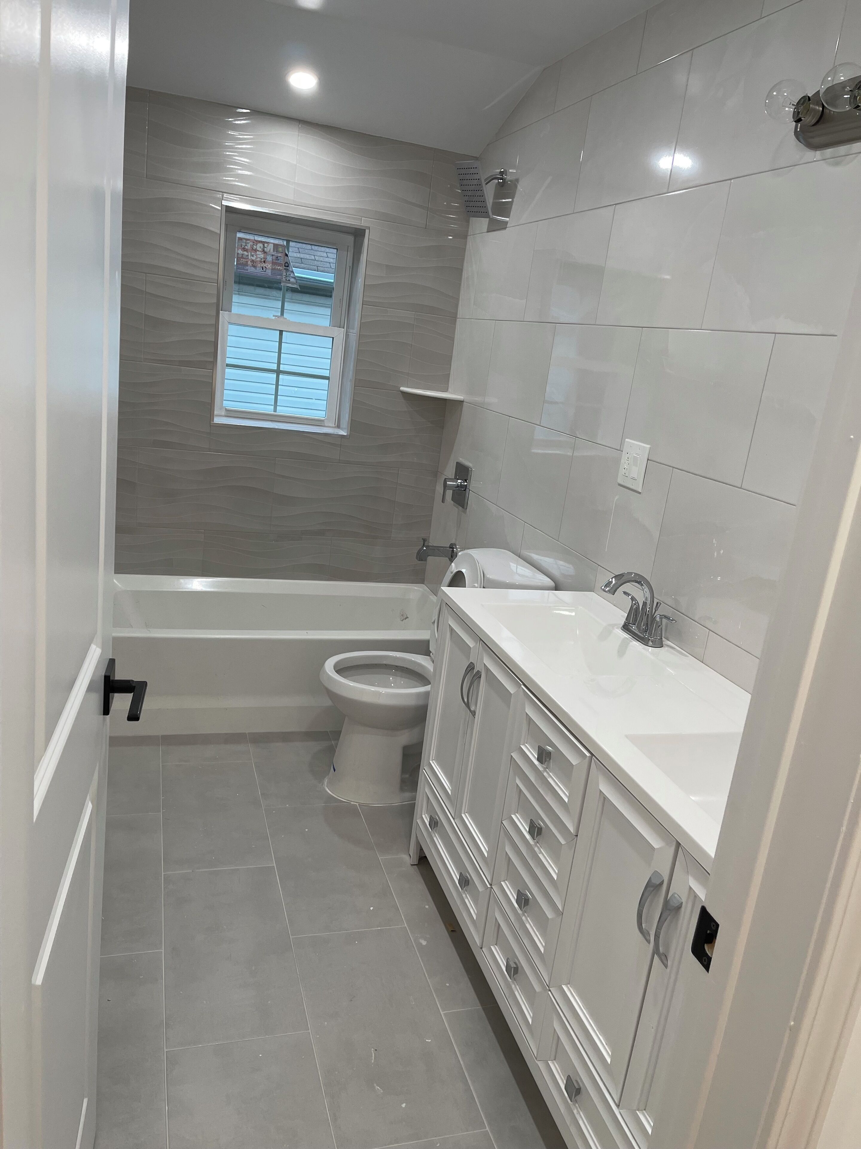 Modern 4-bedroom Townhome In Lovely Jamaica With Cool Ac - New York City