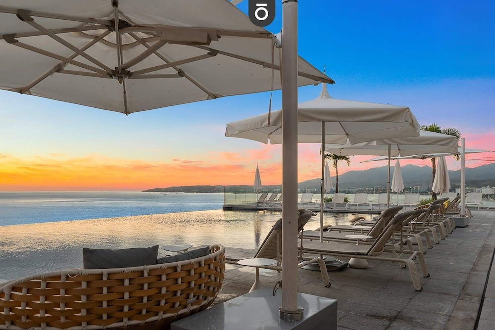UDARA PH-J | 8th Floor Condo with Mountain Views & Beachfront Resort ...