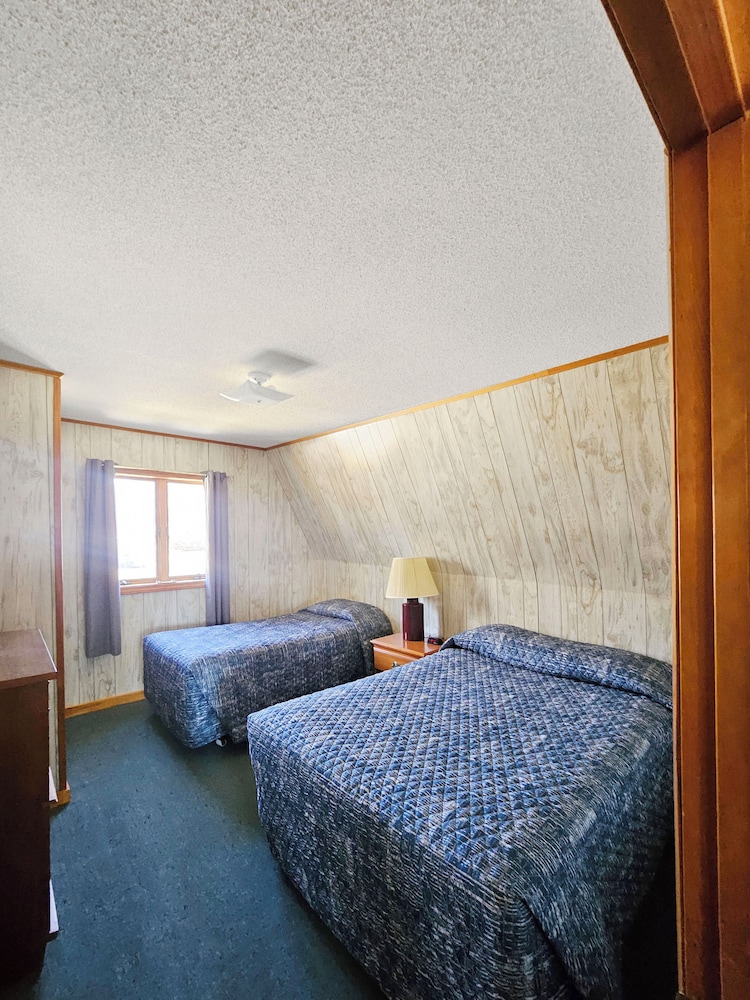 Katahdin Valley Motel - Maine