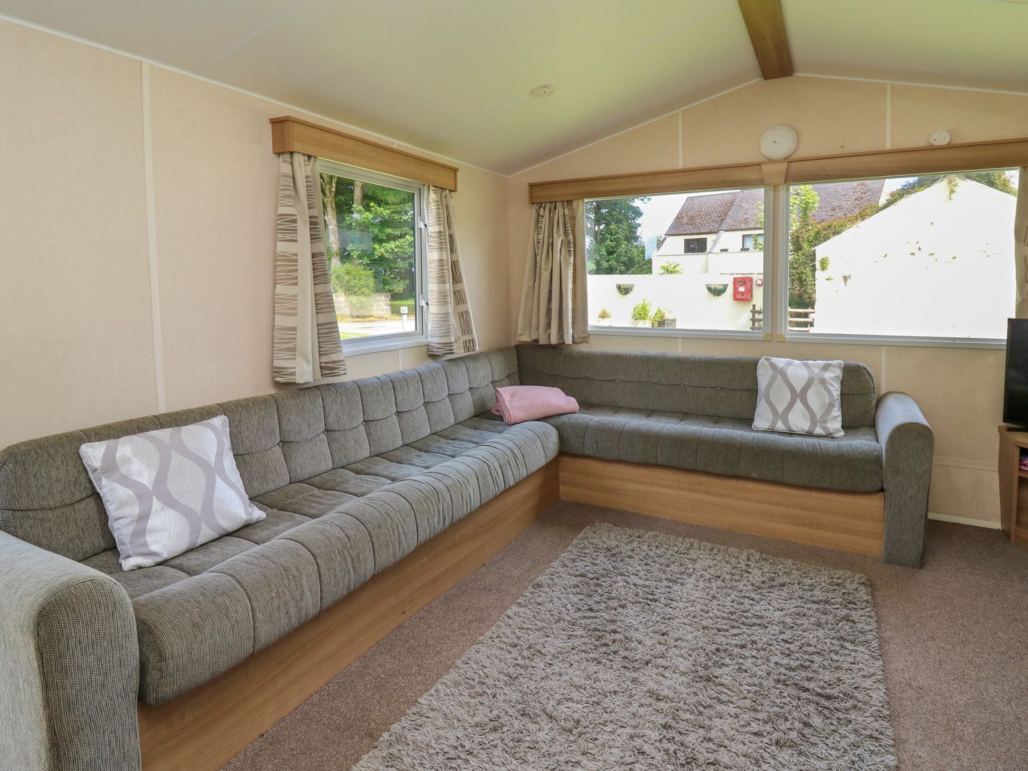 Caravan 3 At Blackmoor Farm Near Tenby, Pet Friendly In Tenby - Narberth