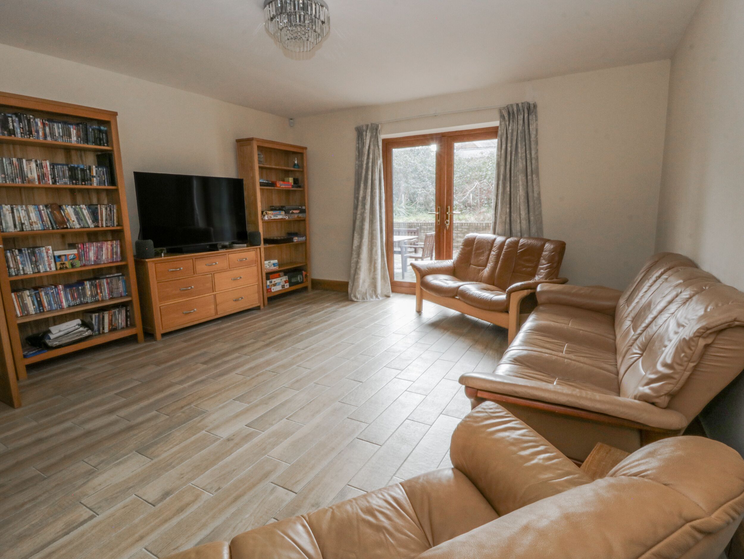 Ty-gan Dderwen, Pet Friendly, With A Garden In Llangennech - Swansea