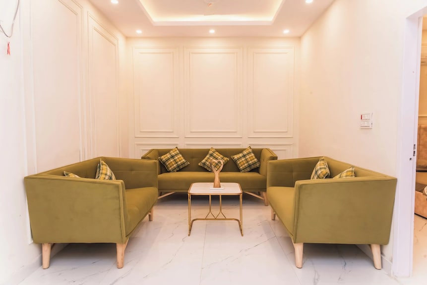 Cozy 4-bedroom Cottage In Enchanting Gurugram With Ac,swimming Pool,open Bar,dj - Rajasthan