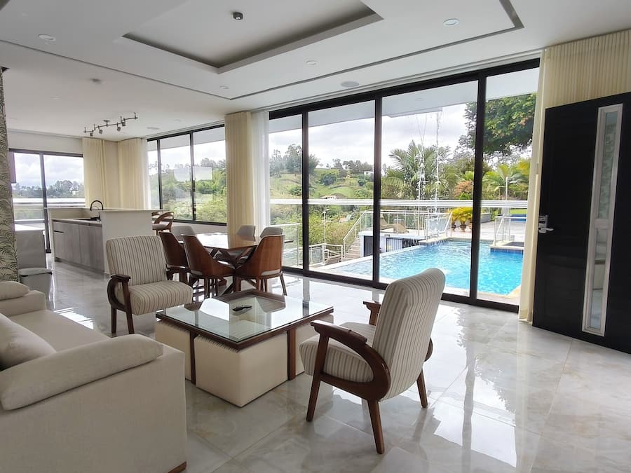 Apartamento Standard, varanda, vista para a piscina | Interior