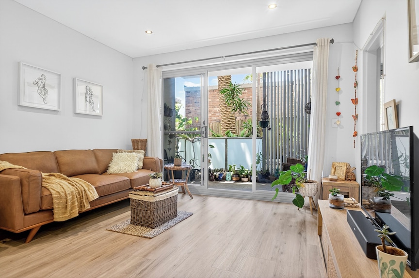 Artist Abode At Dee Why Beach. - Narrabeen