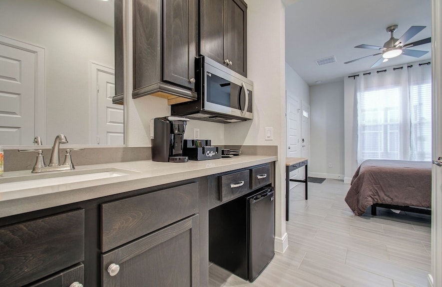 Near Nrg Park Pool Access Sleeps 2 - Houston, TX