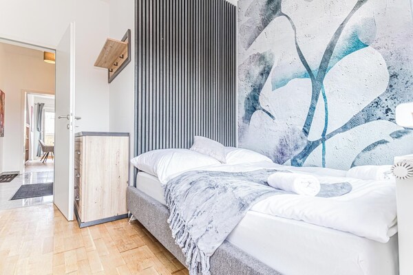 Luxury Ac Balcony Apartment City Center - Viena