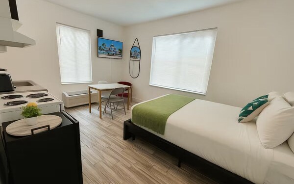 Miami Beachside Comfort Studio Stay - Beach, Miami