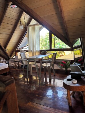 Casa de Campo, pátio, vista para o jardim | Sala de estar