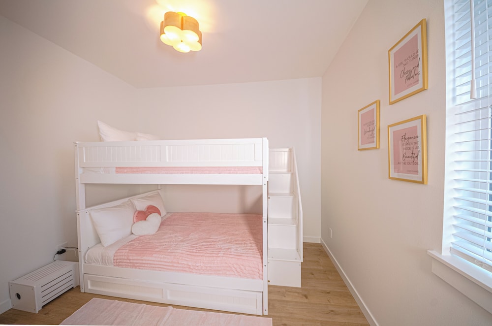 Champagne Shores - Oyhut Bay Seaside Resort - Ocean Shores | Vrbo