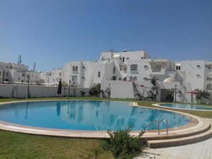 Piscina exterior sazonal 