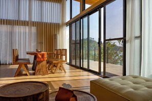 Casa de Luxo, vista para o lago | Cortinas/cortinados opacos, ferro/tábua de engomar, Wi-fi grátis 