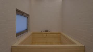 Nakseonjae 2 Bedroom Suite | Spa