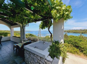 Casa (Two Bedroom Villa with Sea view) | Varanda