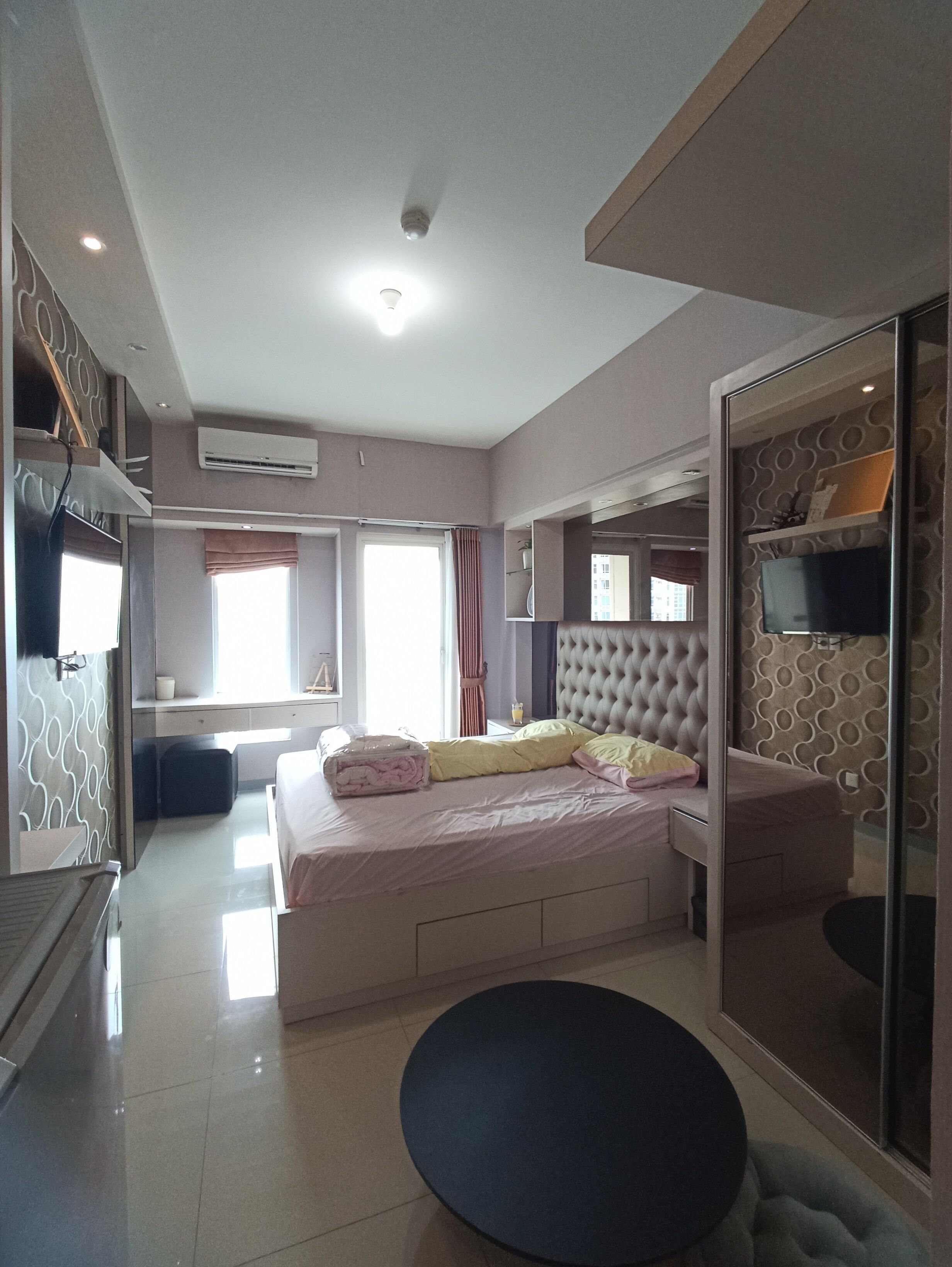 Estúdio Básico, varanda, vista para a baía | Secretária, secretária adequada para computadores portáteis 