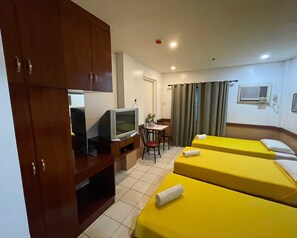 Quarto triplo standard | Wi-Fi de cortesia, roupa de cama
