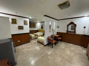 Quarto casal superior | Wi-Fi de cortesia, roupa de cama