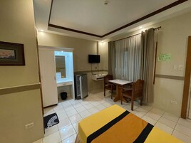 Quarto casal luxo | Wi-Fi de cortesia, roupa de cama