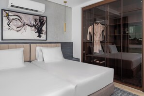 Villa Royal | Minibar, cofre no quarto, secretária, quartos insonorizados