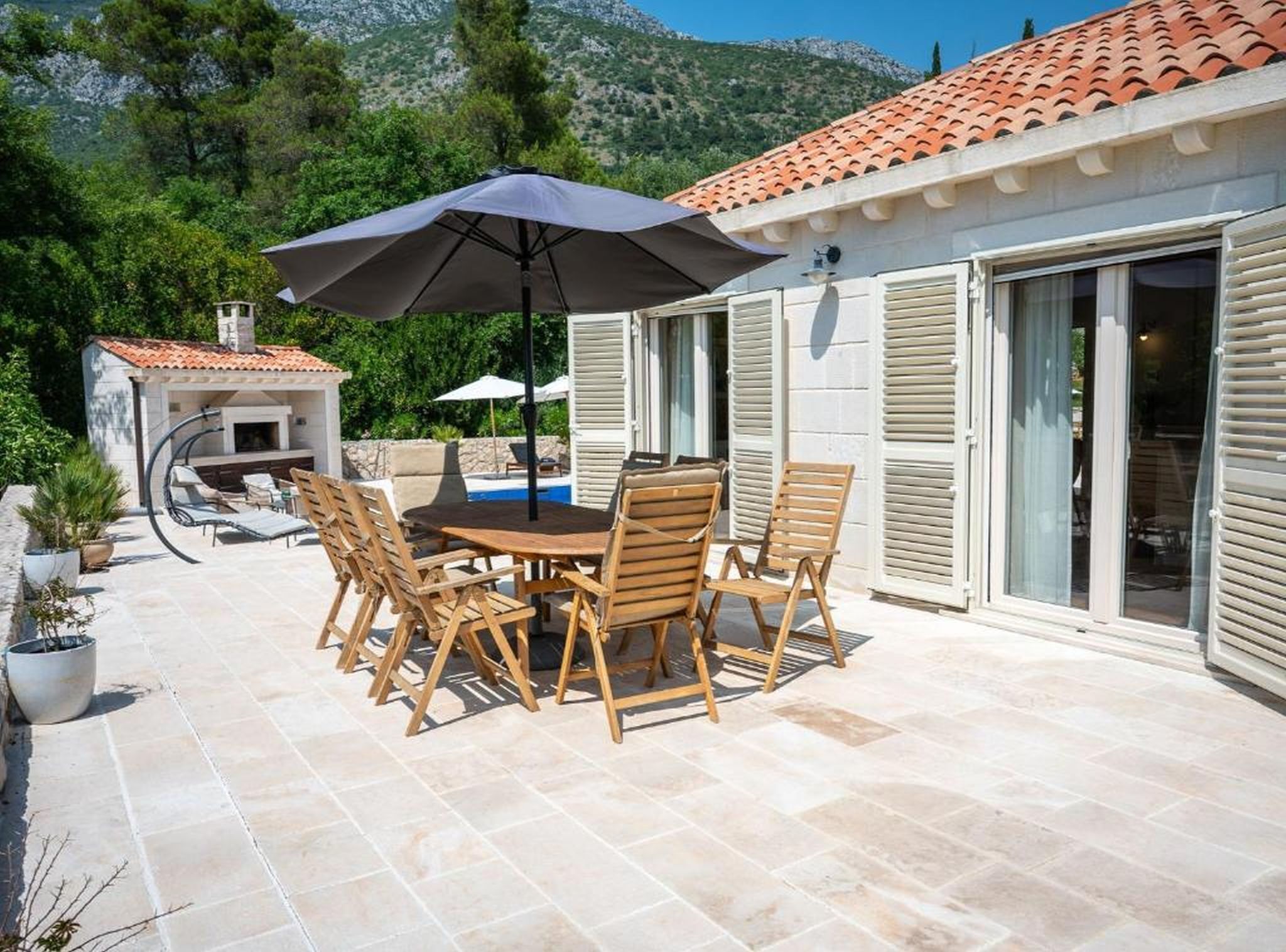 Piscina interna, piscina externa