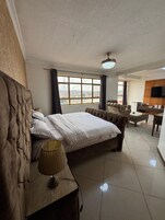 Quarto Duplo | Roupa hipoalergénica, secretária