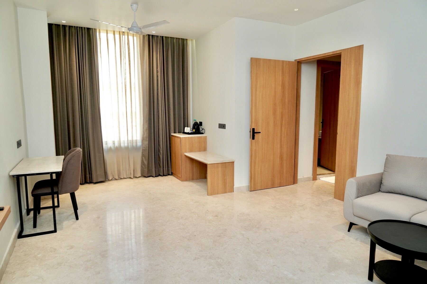 Suíte | Escrivaninha, espaço de trabalho para notebook, Wi-Fi de cortesia