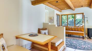 Casa (2 Bedrooms) | Interior