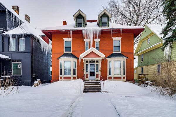 Steps To Dtwn Sault Ste Marie: Historic Home! - Sault Ste. Marie, MI