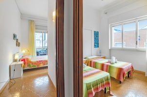 Apartamento standard, vários quartos (Sunny Sea View) | 2 quartos, roupa de cama