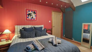 6 quartos, com decoração personalizada, com mobília individualizada