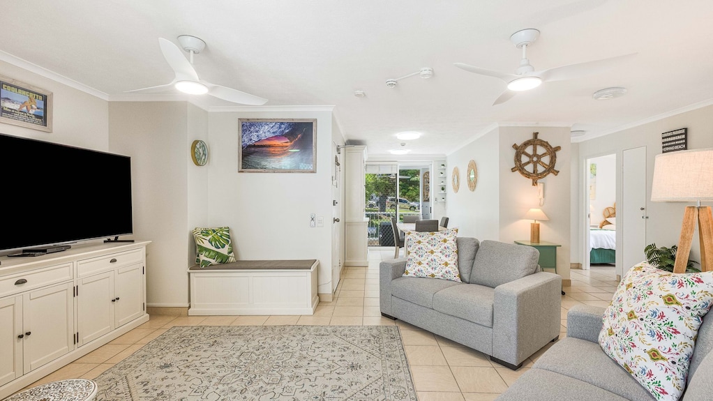 The Bay Apartments 15 - Rainbow Bay - Linen Provided - Min. 2 Night Stays Year Round - Coolangatta