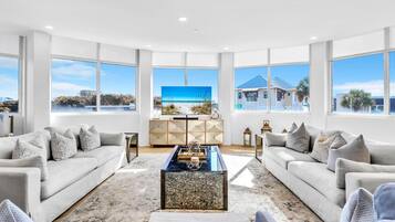 Condo, várias camas (Viridian 201) | Área de estar