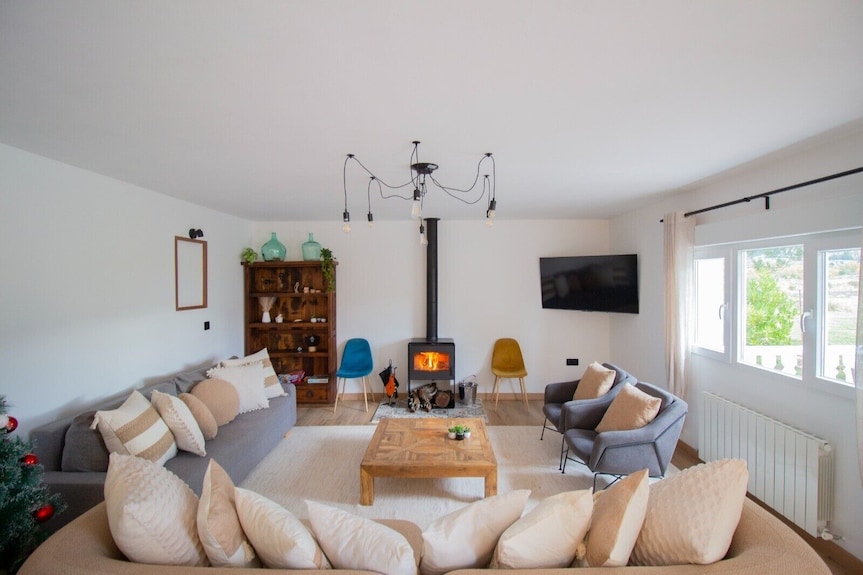 Maison De Vacances « La Casa Del Alcalde » Avec Vue Sur La Montagne, Terrasse Privée Et Wi-fi - Lozoya