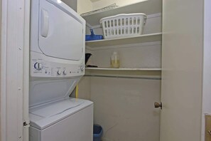 Stylish 2BR Condo w/ Pool & Golf in Palm Desert Reviews, Deals & Photos ...