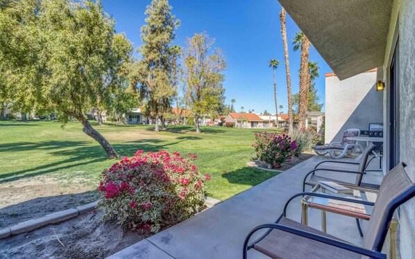 Stylish 2BR Condo w/ Pool & Golf in Palm Desert Reviews, Deals & Photos ...