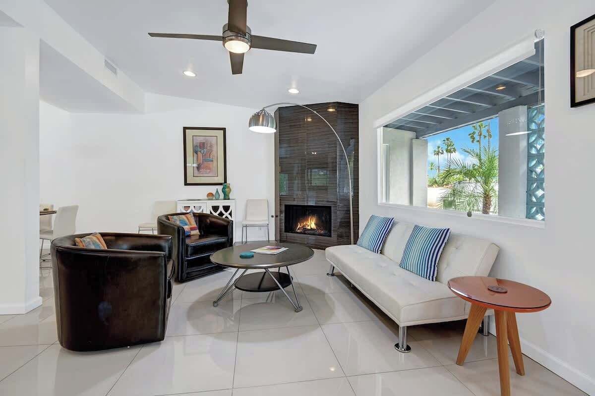 Stylish Palm Springs Retreat With Pool Spa And Casita - Palm Springs, CA