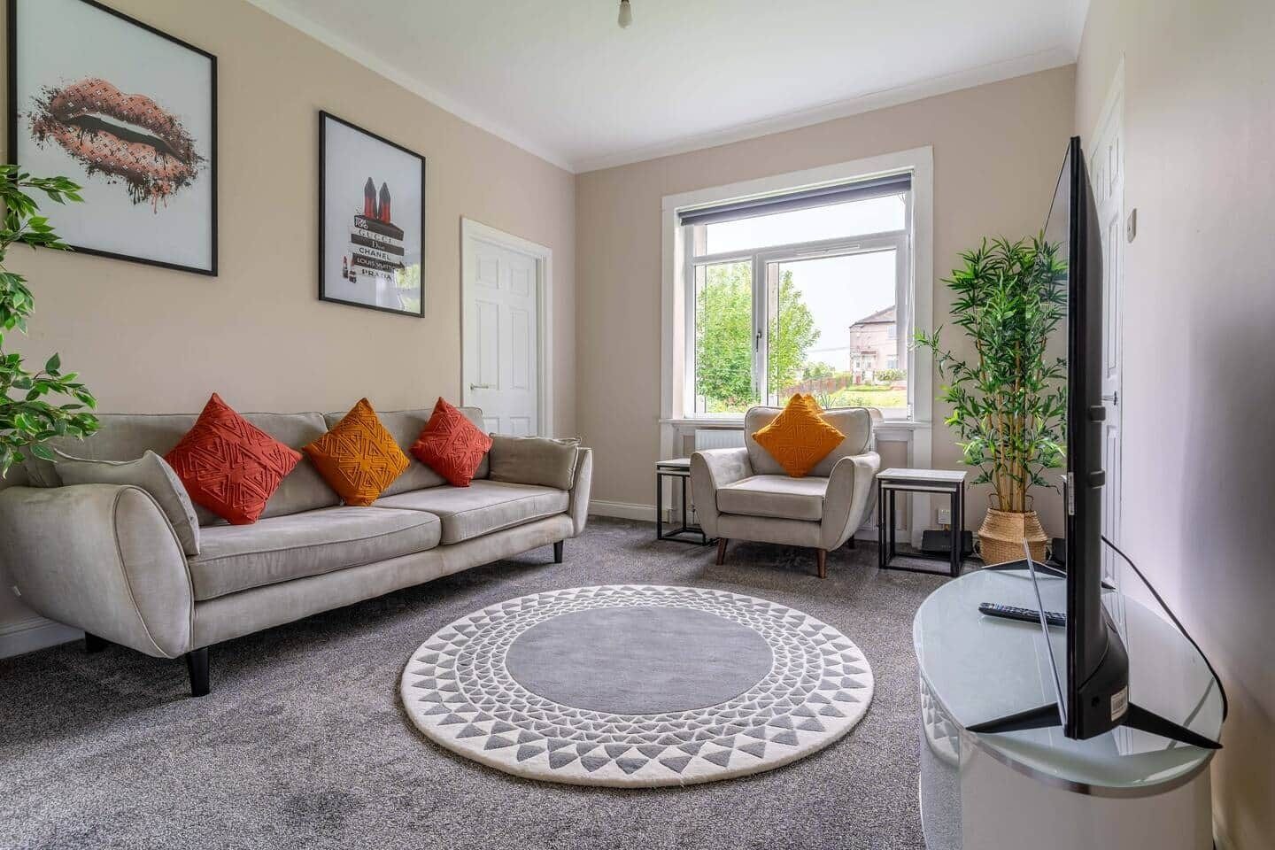 Reston 4 Bedroom House | 6 Double Beds|sleeps 6 |Glasgow - Paisley