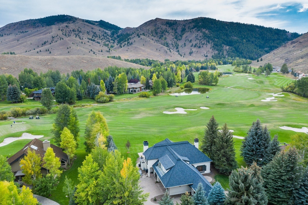 Fairway Twelve Retreat - Sun Valley, ID