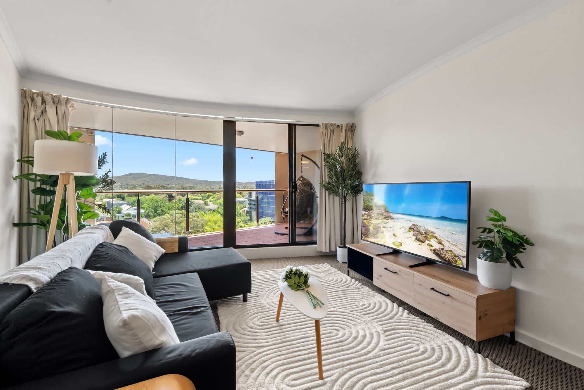 Central Apartment With Underground Parking - Canberra