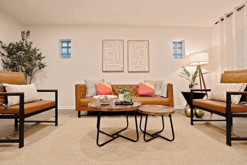 Westchester House | Sleeps 10 | Near Chicago & Parks | Close To Restaurants & Easy Local Transport Access | Long Private Driveway - Oak Park, IL