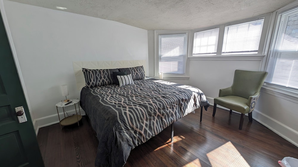 Two Unit Greene Rooftop & Mezzanine Apartment Reviews, Deals & Photos ...