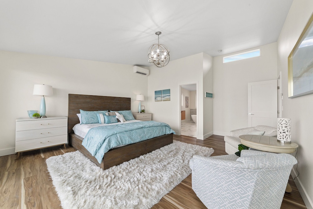 Hot tub on the Beach with Super-Fast Wi-Fi Reviews, Deals & Photos 2026 ...