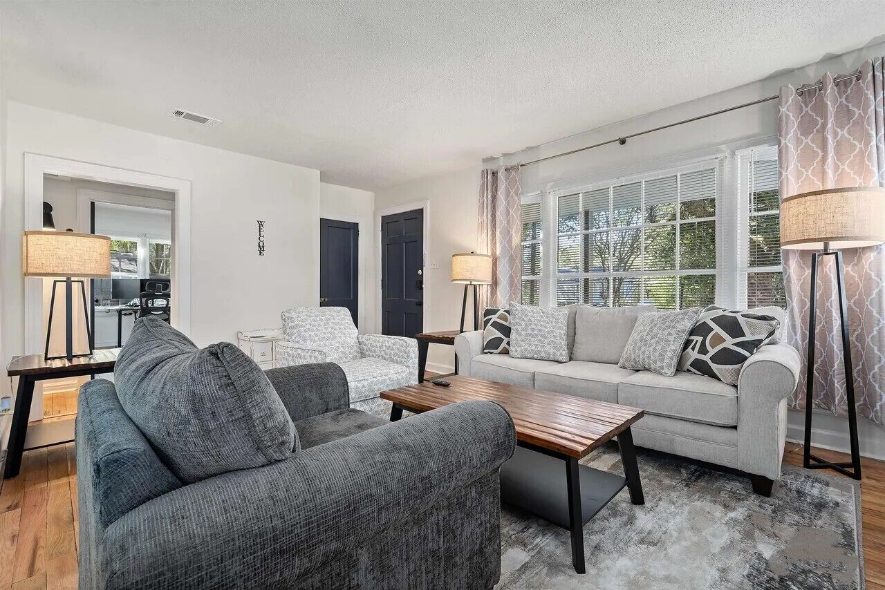 Lovely 4-bedroom Modern Cottage In Tranquil Midtown Mobile - Alabama