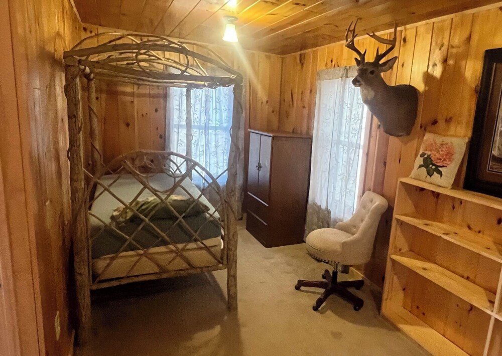 The Nantahala Dollhouse Cozy 3-bedroom rustic cottage in the heart of ...